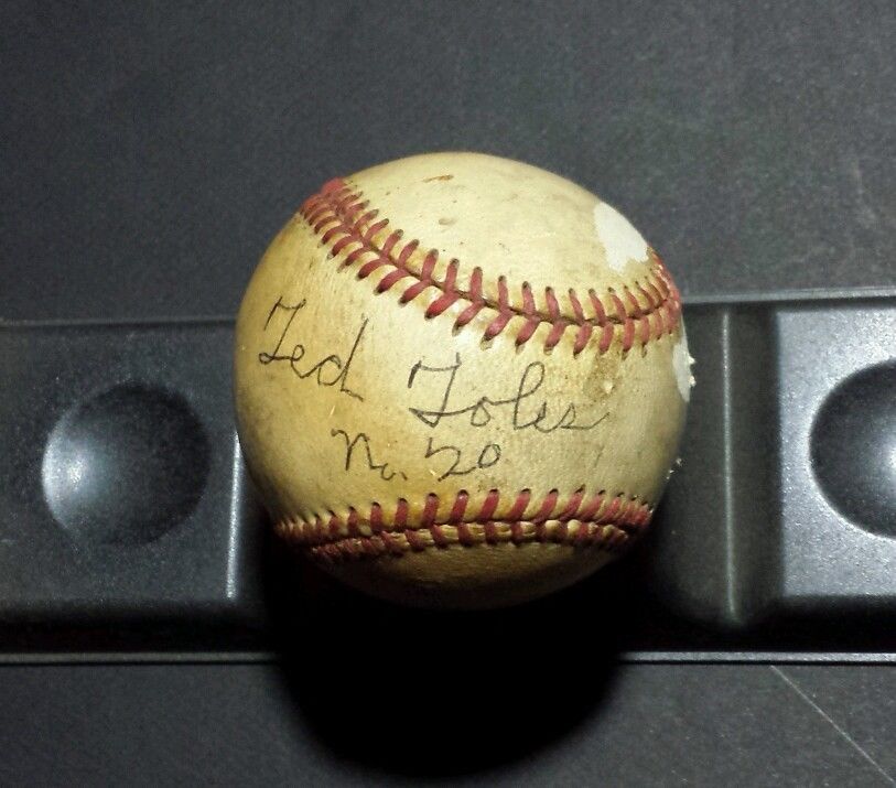 Ted Toles Jr. Cards and Memorabilia Guide