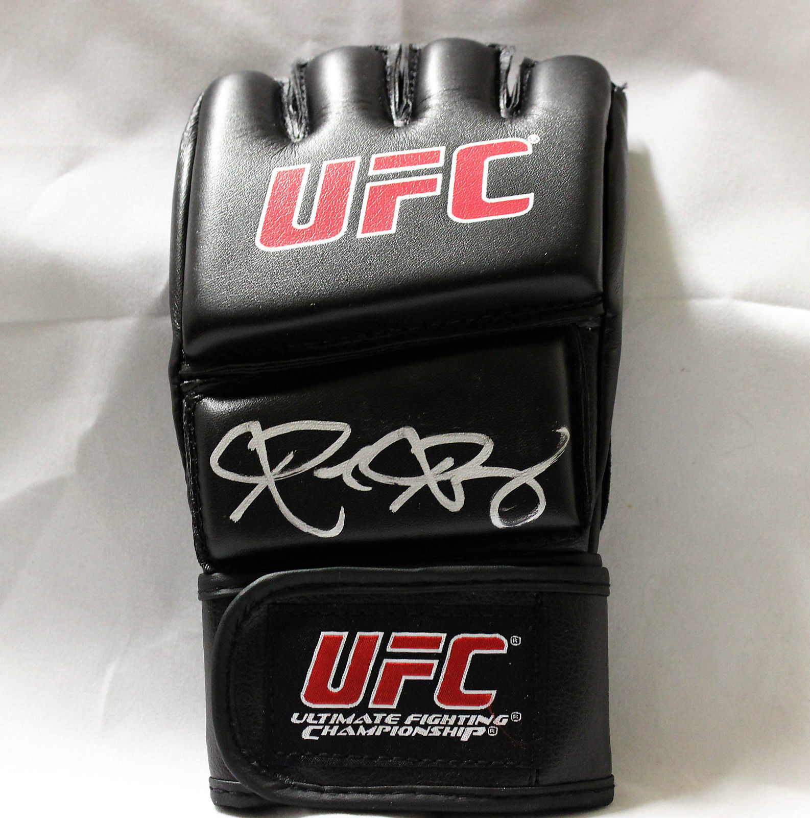 Ronda Rousey Cards and Autographed Memorabilia Buying Guide